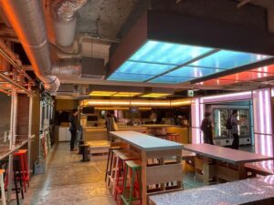 【ニューオープン｜reDine 新宿】「いつもと違う食体験」を。24時間営業の新たなフードホールが誕生