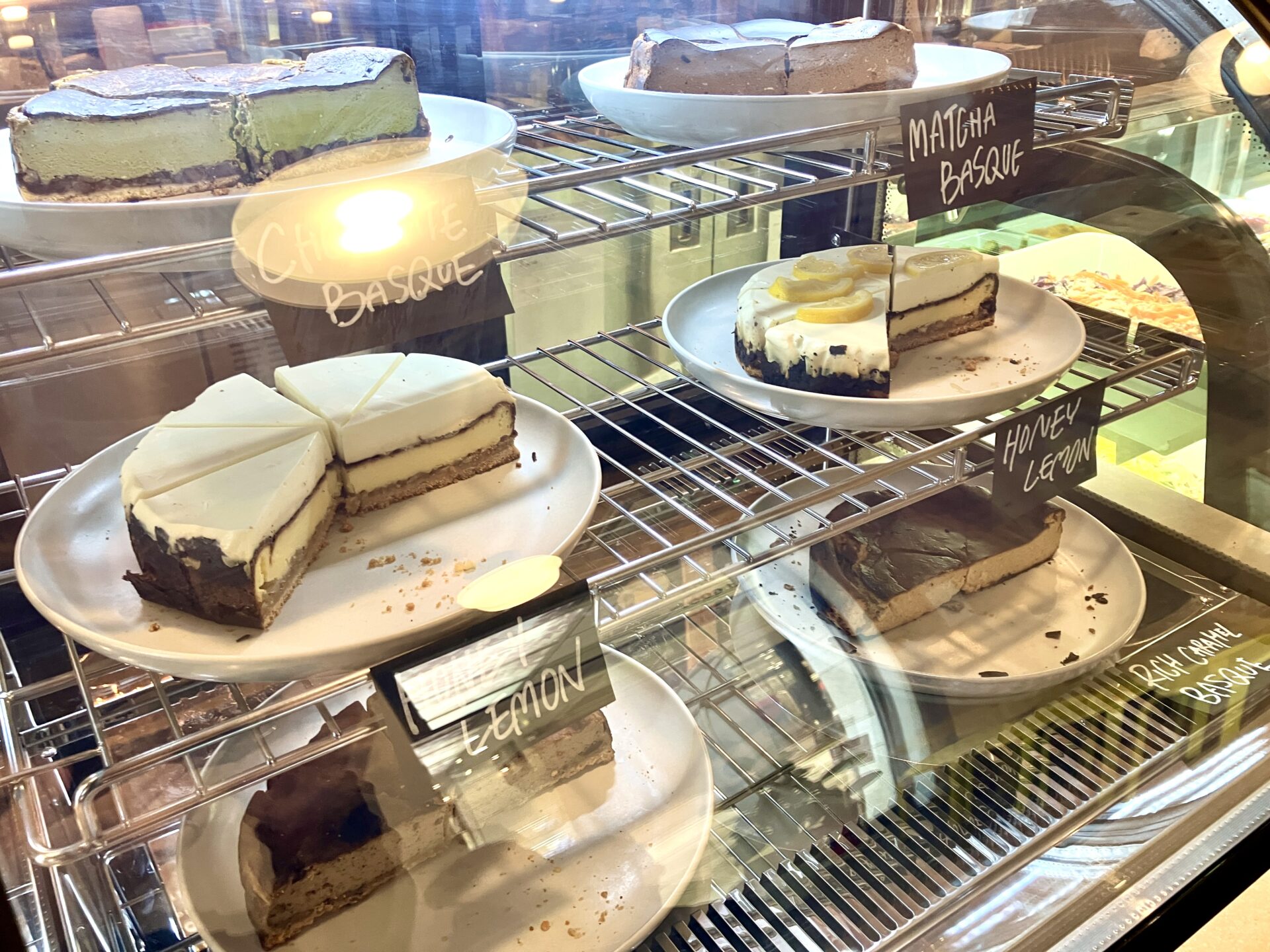 【ニューオープン｜CheeseTable-carnival-】吉祥寺に誕生した“祝祭レストラン”。五感で楽しむチーズ料理